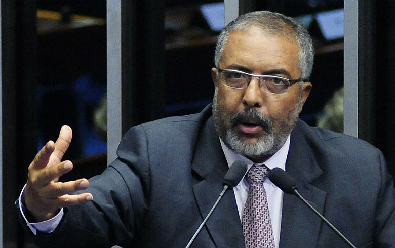 Contra reforma, Paim protocola pedido de CPI da Previdência